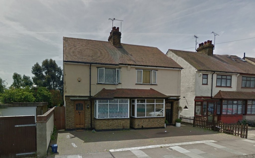 Martin And Co Southend On Sea 3 Bedroom Semi Detached House Let In