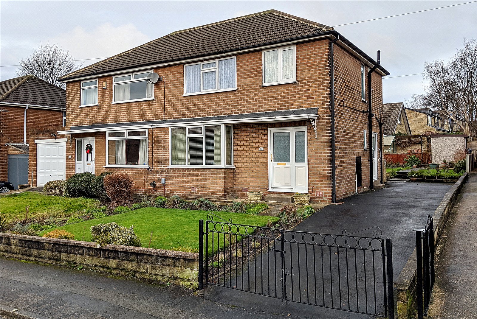 Whitegates Mirfield 3 Bedroom House Sstc In West Royd Avenue Mirfield