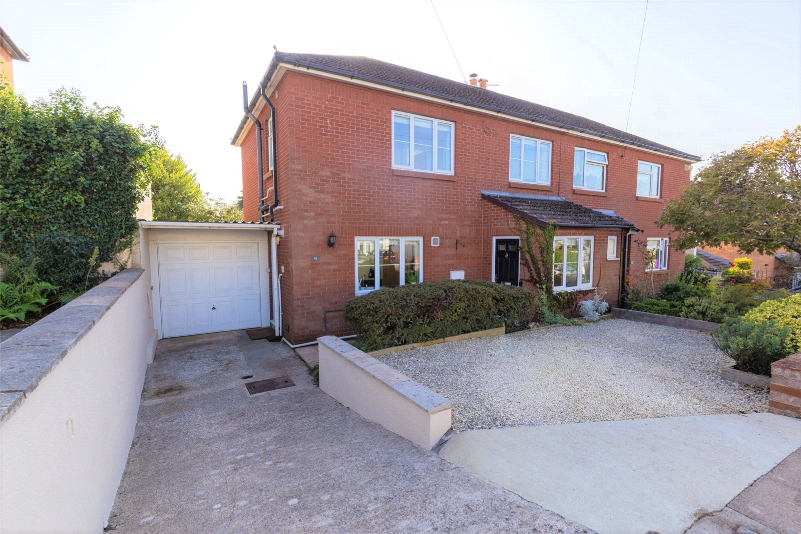 Cj Hole Westbury On Trym 3 Bedroom House Sstc In Newlyn Avenue Bristol